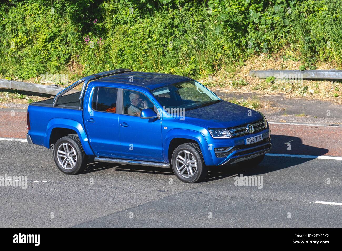 2019 blue Volkswagen Amarok Highline V6 TDI 4M; Vehicular traffic ...