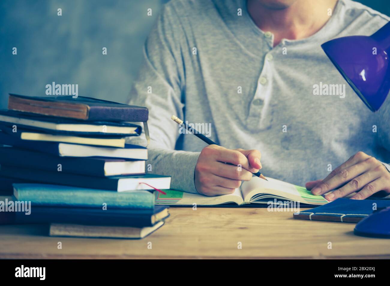 Vintage writing desk books hi-res stock photography and images - Alamy