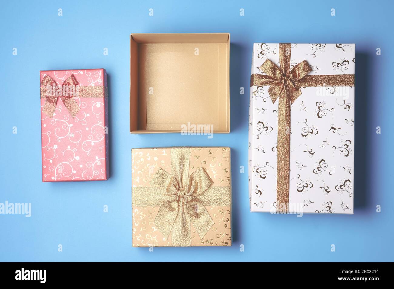 Open presents box hi-res stock photography and images - Alamy