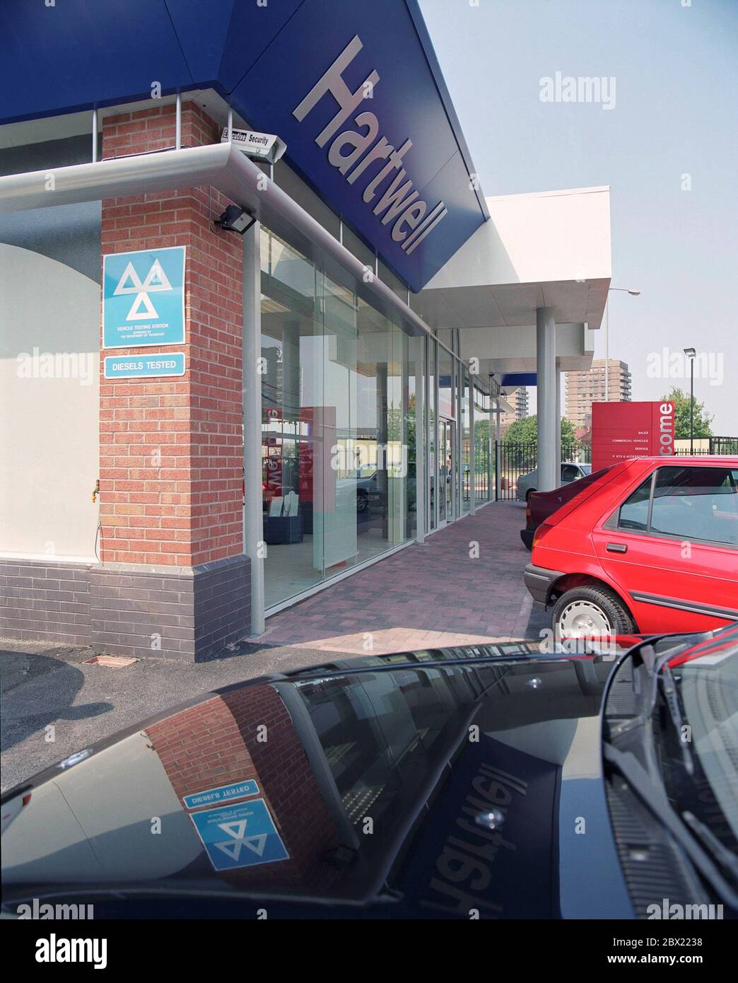 Car dealership uk 1990s hi-res stock photography and images - Alamy