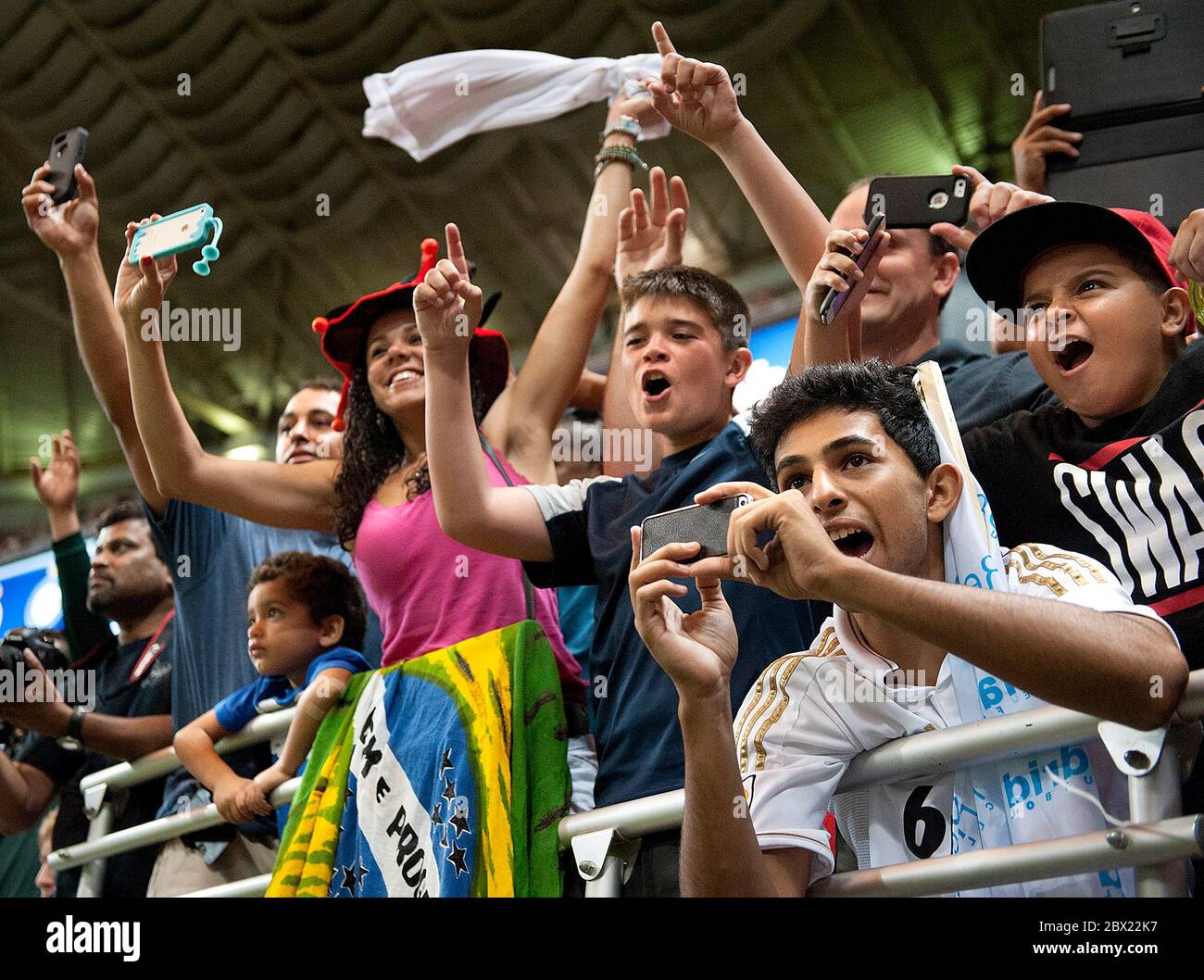 Scenes from soccer in St. Louis during Real Madrid v Inter Milan ...
