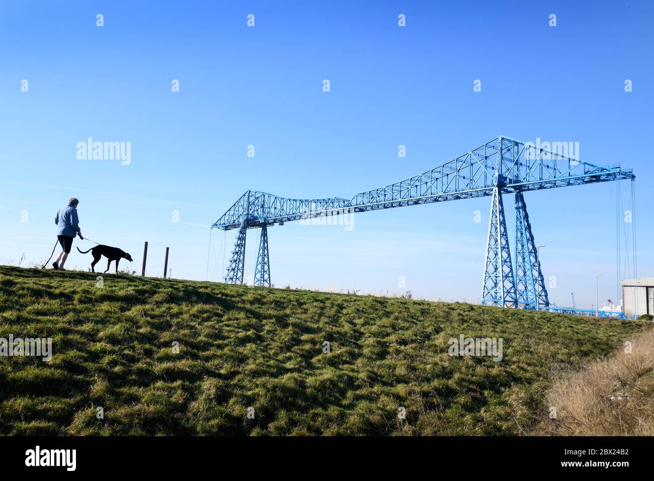 The Transporter Bridge across the river Tees in Middlesbrough Stock ...