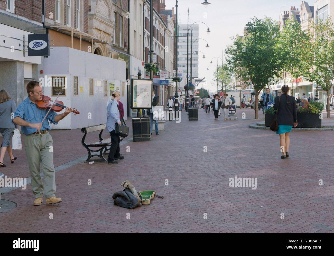 1995, Reading High street, with people shopping in the city centre ...