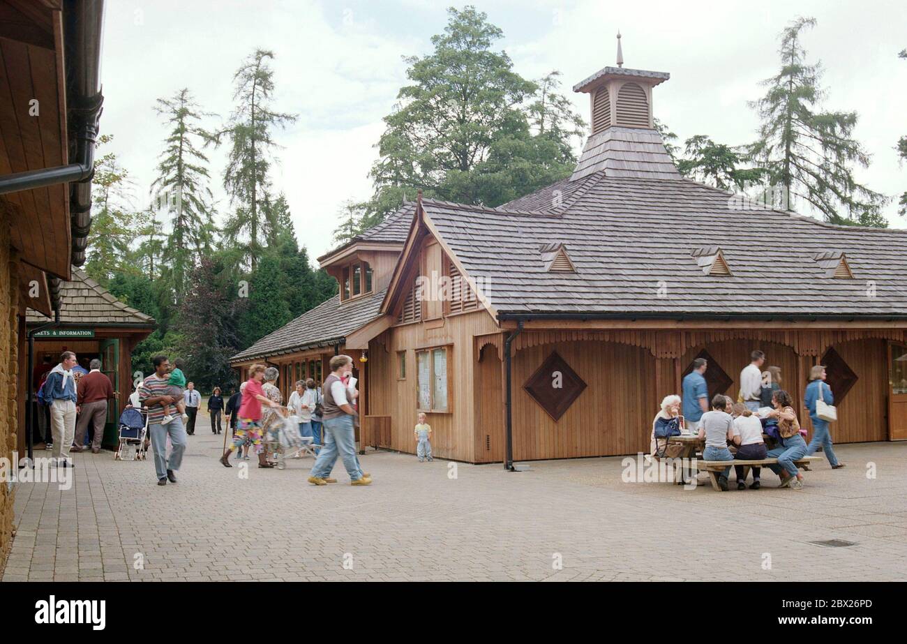 1995, visitors at Sandringham Country park, Norfolk, eastern England ...