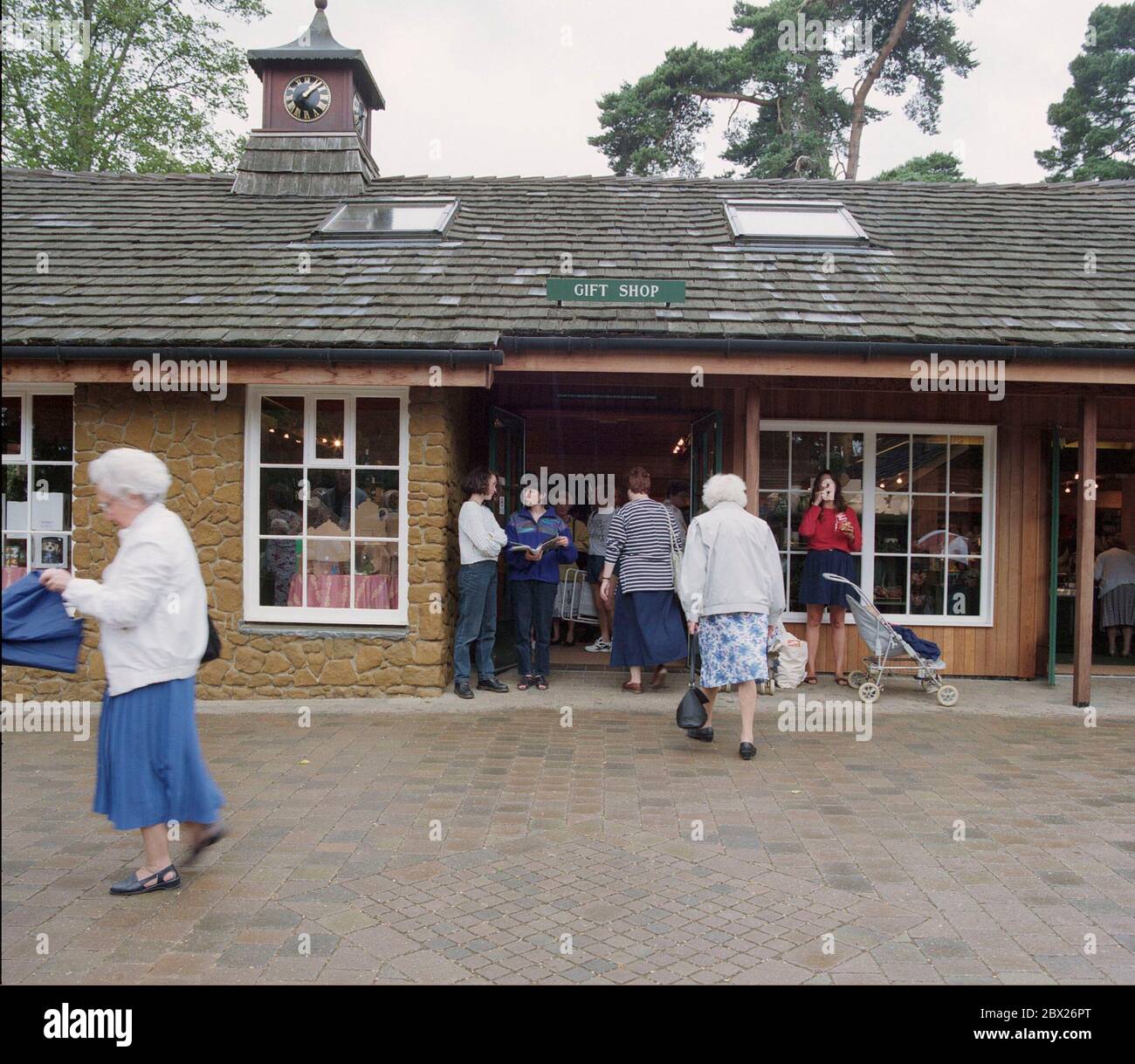 1995, visitors at Sandringham Country park, Norfolk, eastern England ...