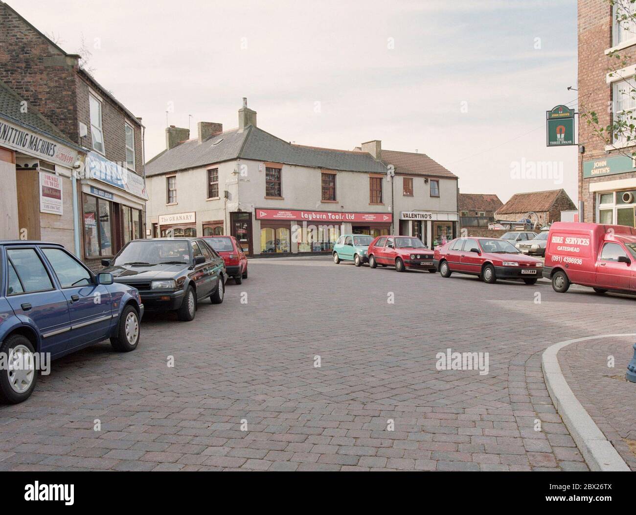 Street scene with old cars, Chapel Street, Selby, North Yorkshire ...