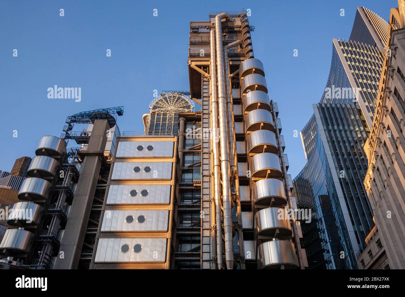 Lloyds building city london 1986 hi-res stock photography and images ...
