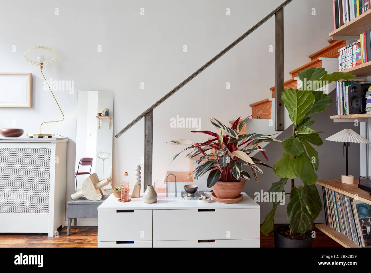 Storage space in the loft hi-res stock photography and images - Alamy