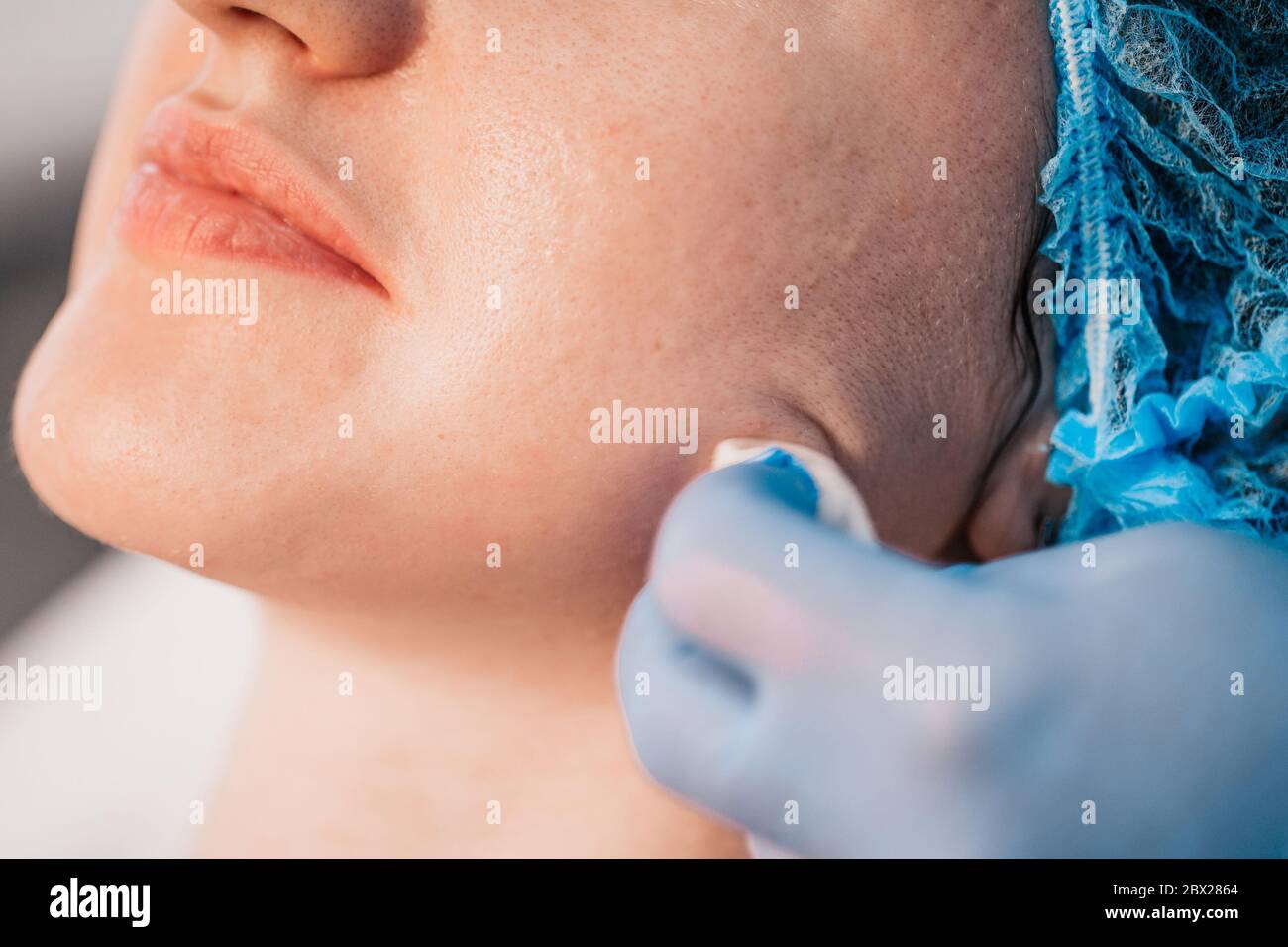 Intramuscular injections hi-res stock photography and images - Alamy