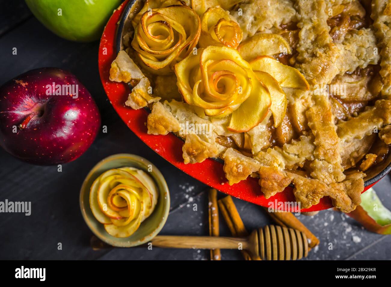Empty pie plate hi-res stock photography and images - Alamy