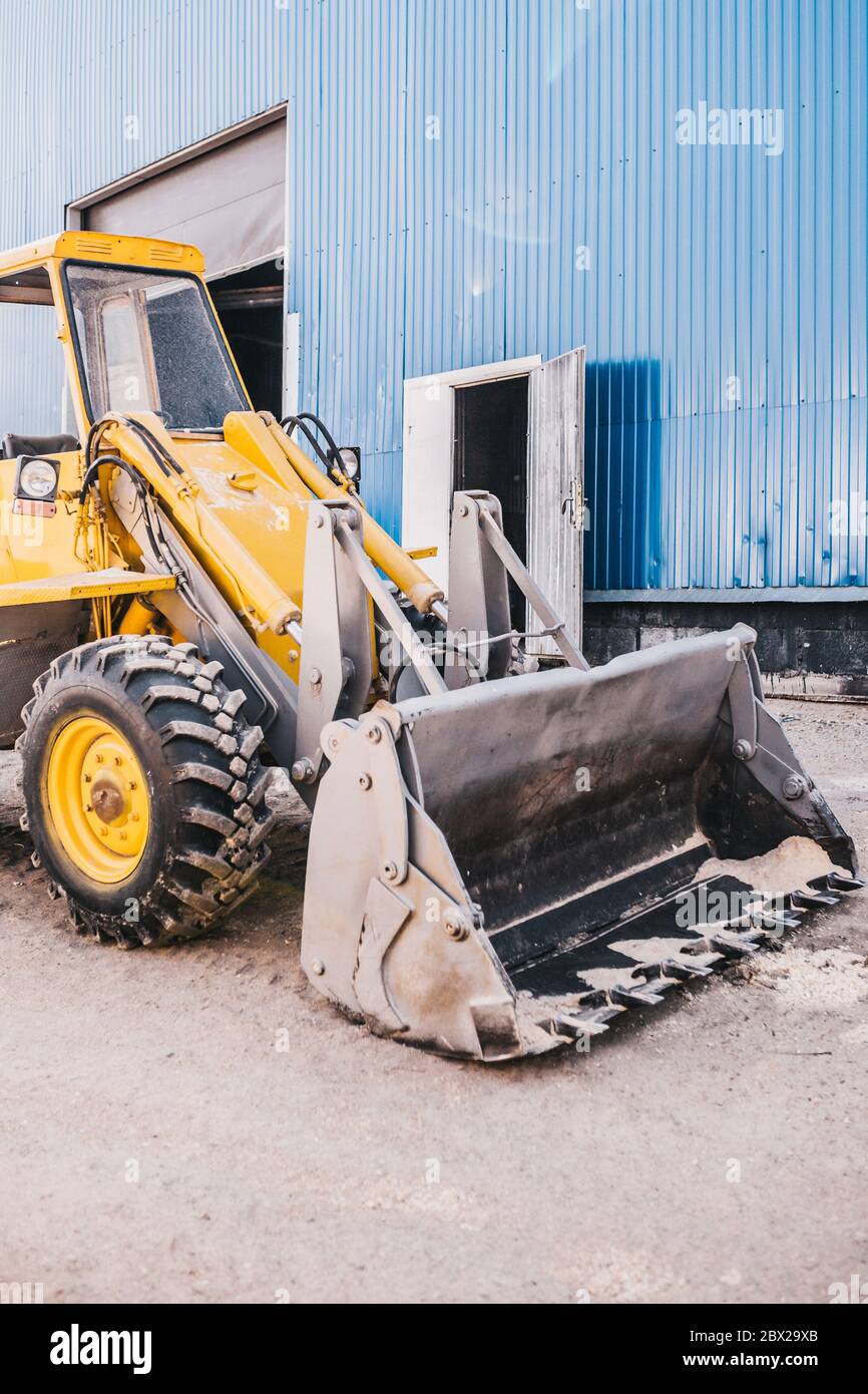 Machines and mechanisms of the woodworking industry Heavy machinery in ...