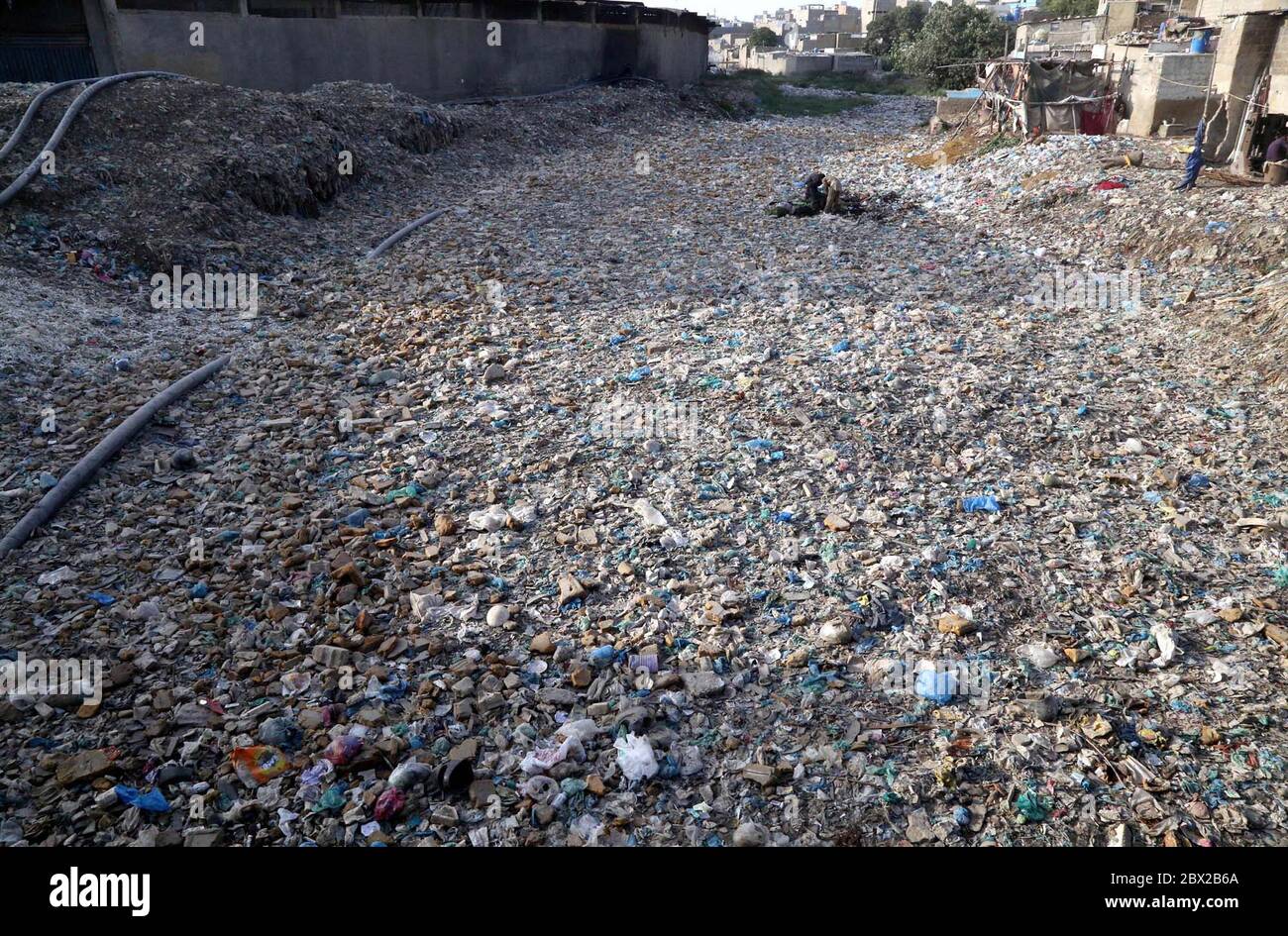 World environment day karachi hi-res stock photography and images - Alamy