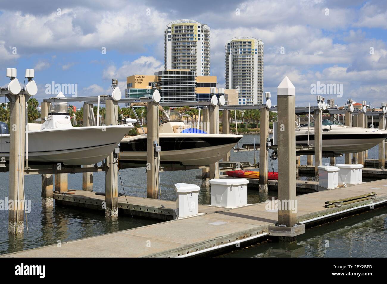 Forum marina hi-res stock photography and images - Alamy