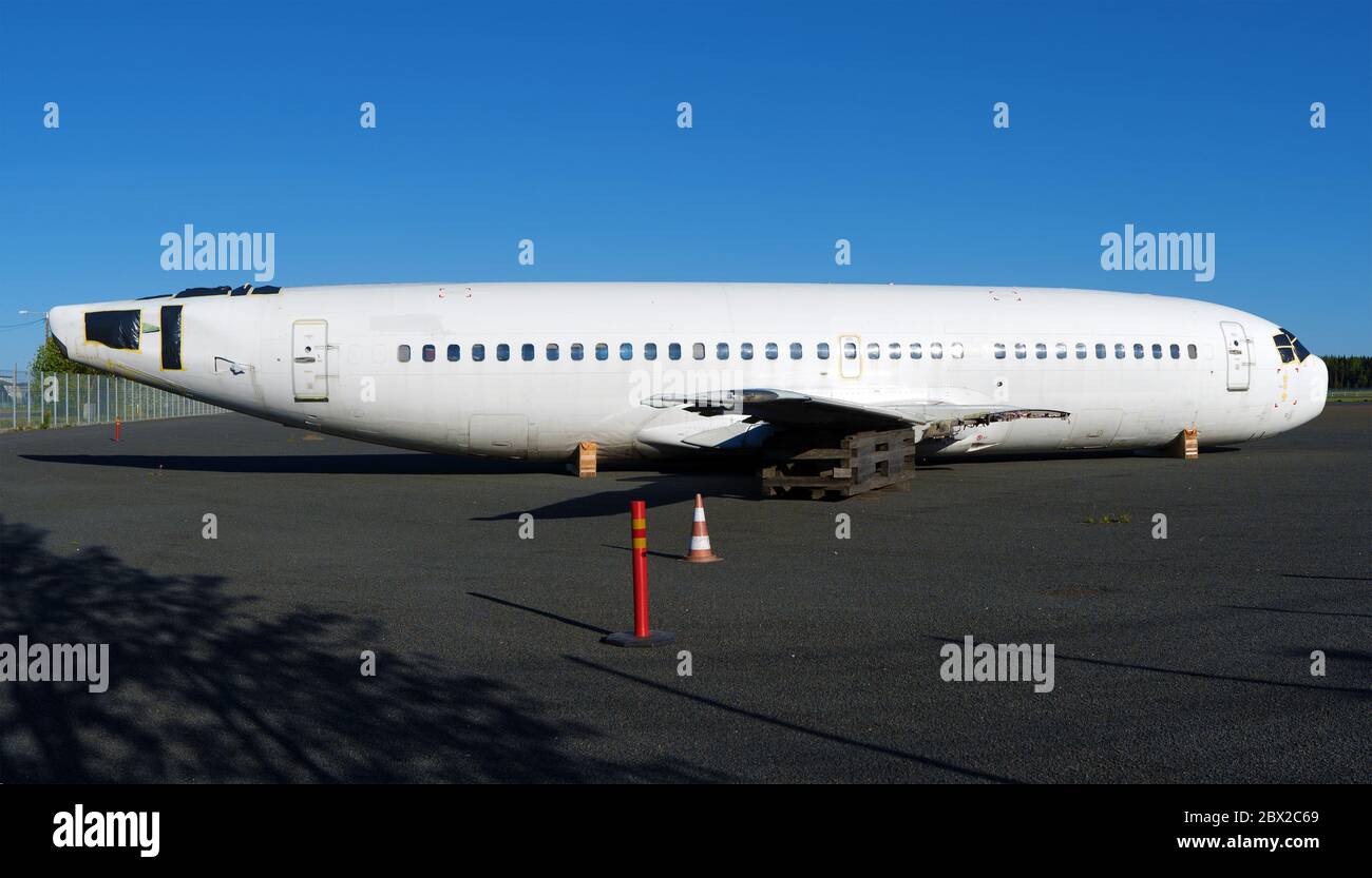 Airplane cockpit inspection hi-res stock photography and images - Alamy