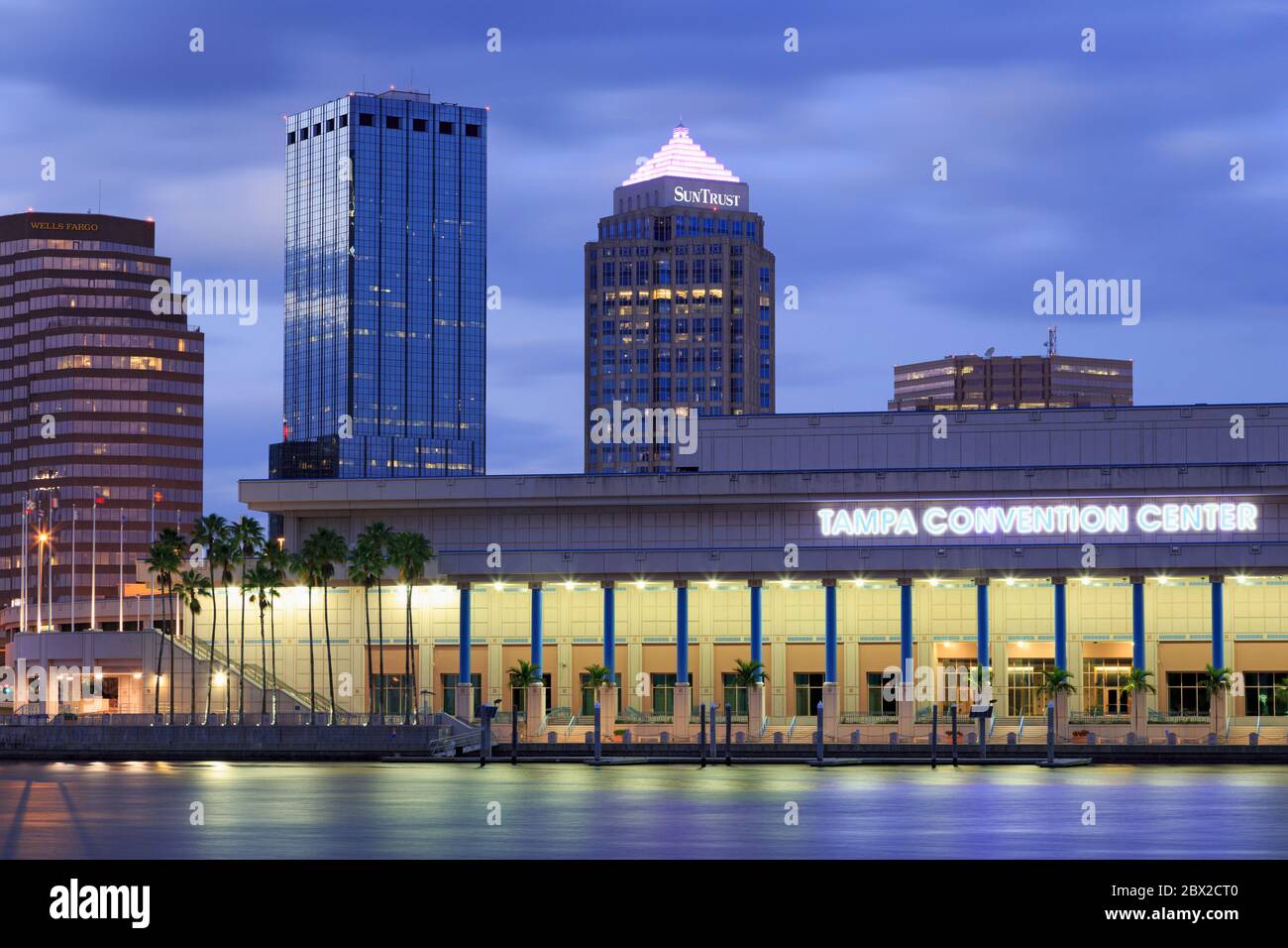 Convention center downtown skyline hi-res stock photography and images ...