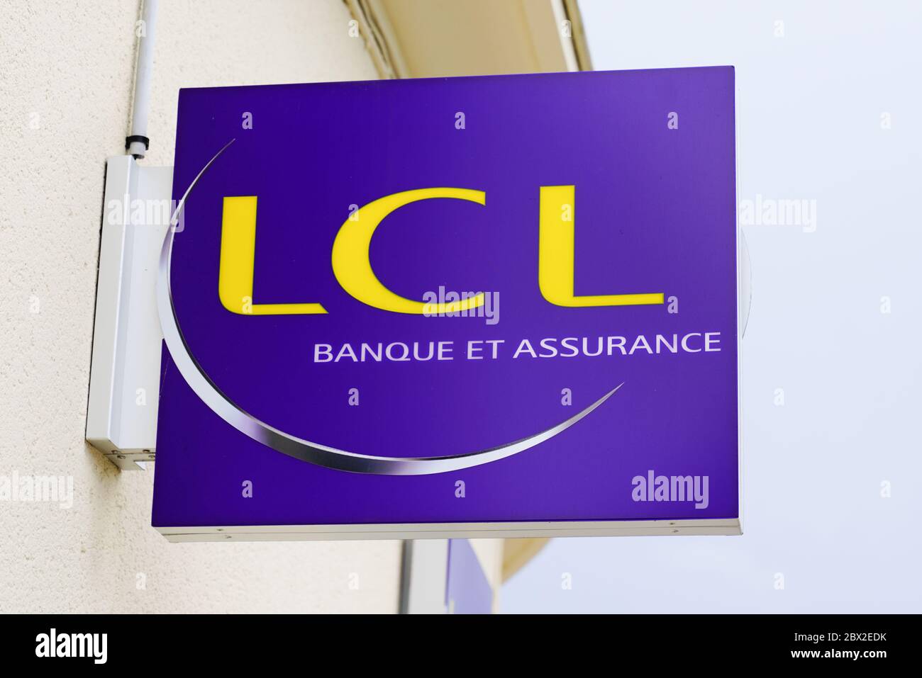 Bordeaux , Aquitaine / France - 06 01 2020 : lcl banque et assurance ...