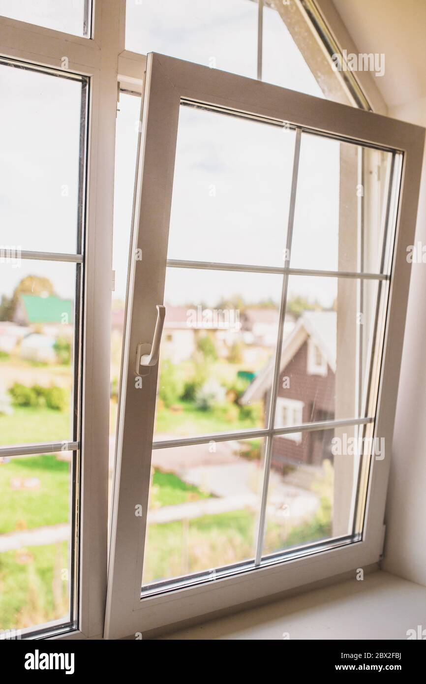 Let the fresh air into the house in the early morning - morning ...