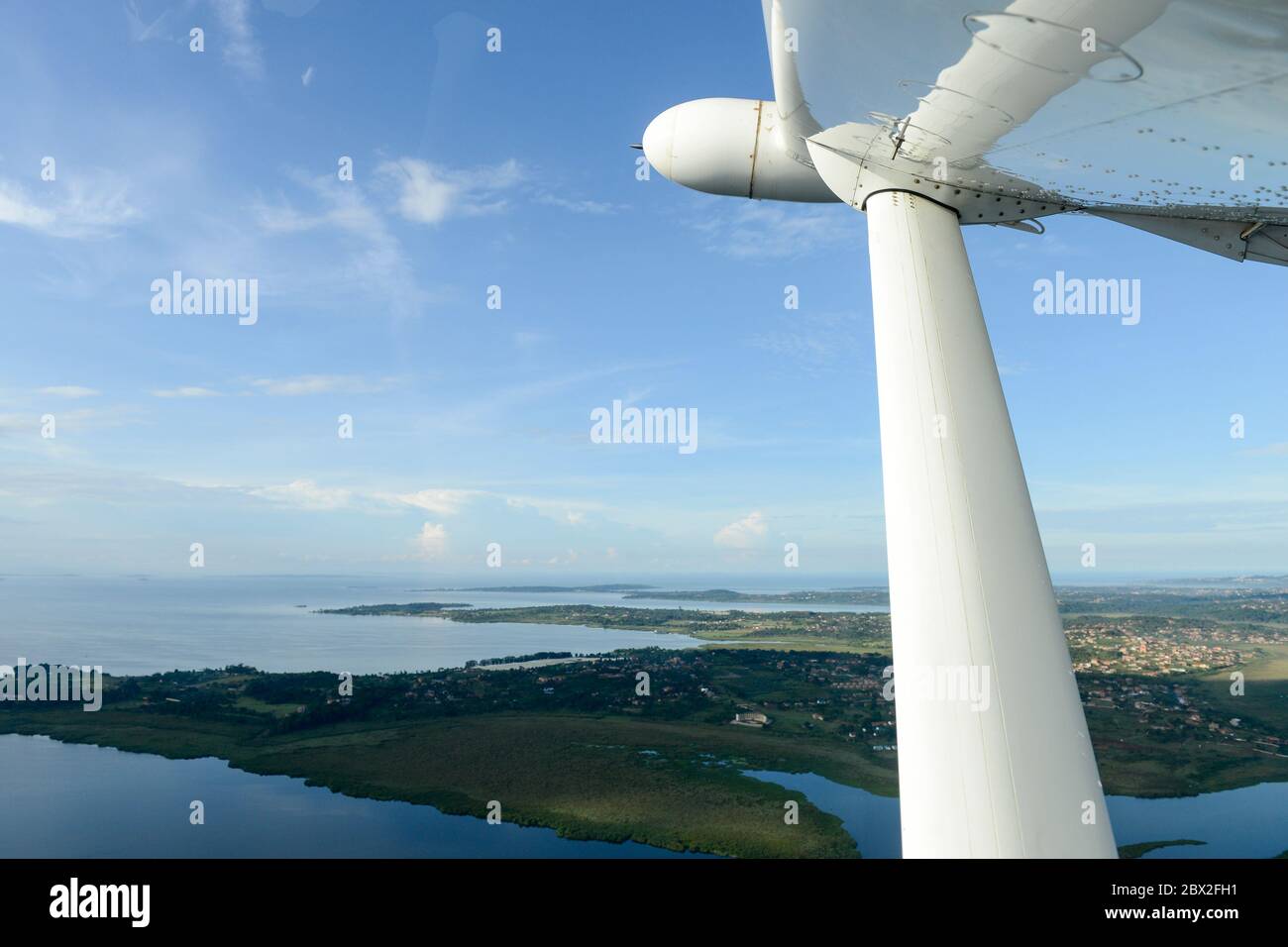 UGANDA, Kampala, aerial view of Lake Victoria / MAF Flug, Blick auf ...