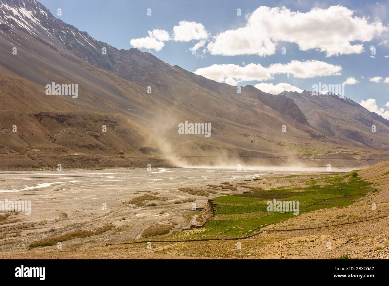 High up in the himalayan mountains hi-res stock photography and images ...