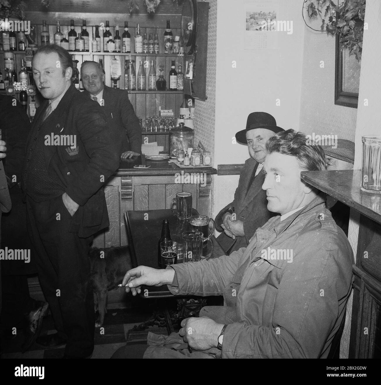 1960s smoking hi-res stock photography and images - Alamy
