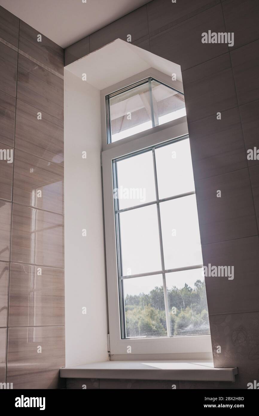 Narrow vertical window in the house - window in the toilet and bathroom ...