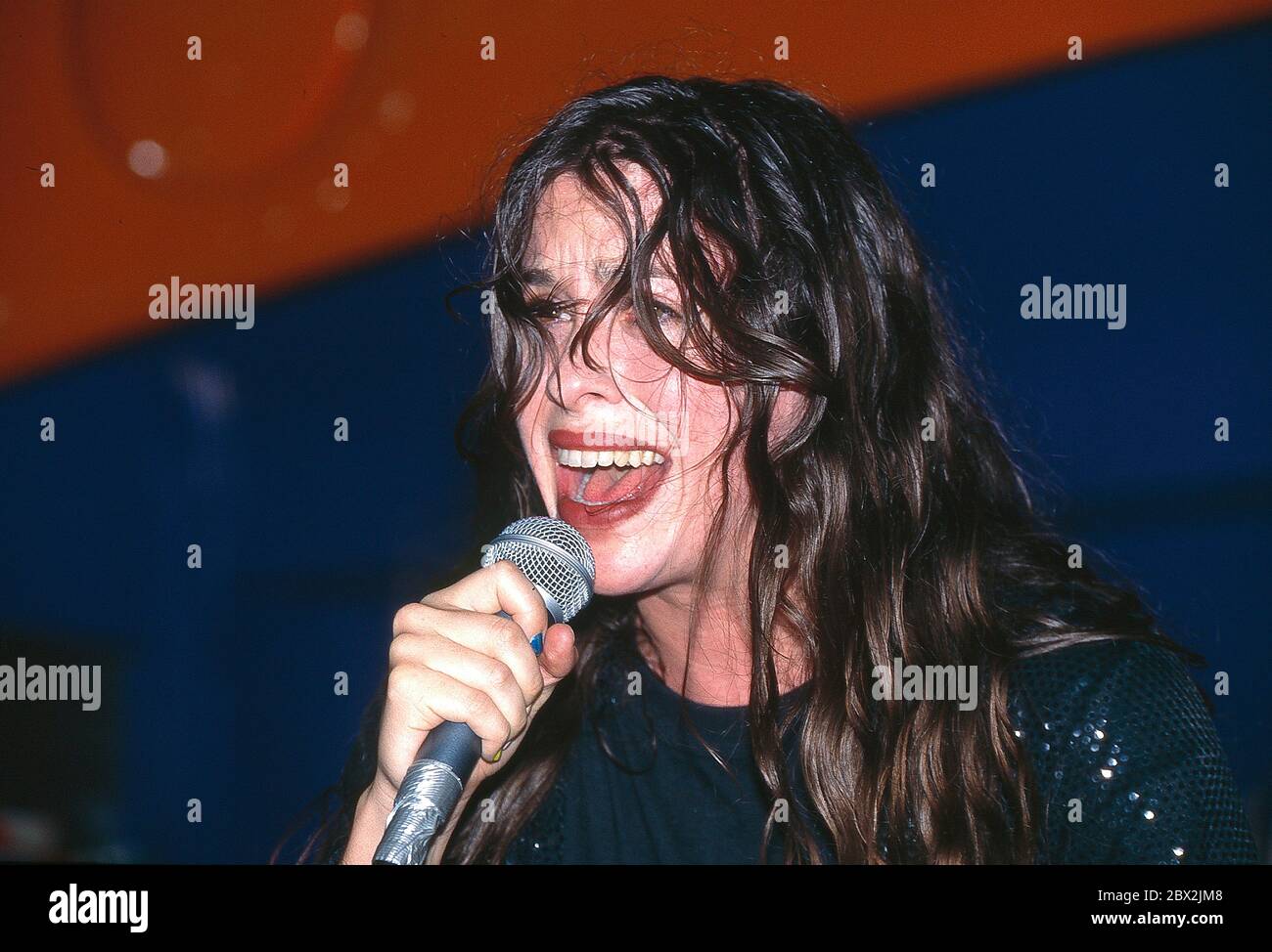 Alanis morissette hi-res stock photography and images - Alamy