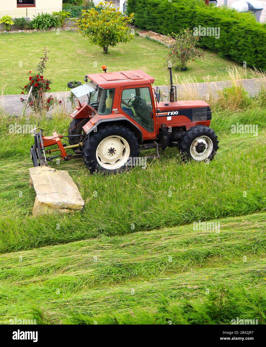 Cream tractor hi-res stock photography and images - Alamy