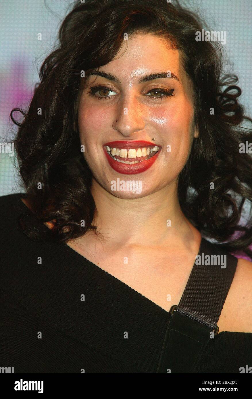 20-year-old Brit-nominee AMY WINEHOUSE performing an acoustic set at ...