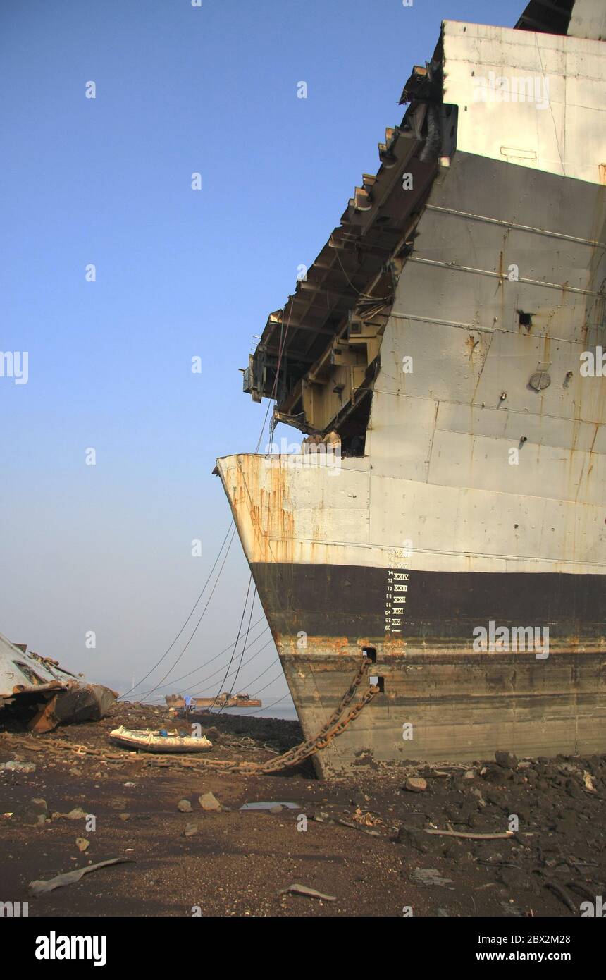 Shipbreaking Yard in Darukhana, Mumbai, India – INS Vikrant dismantling ...