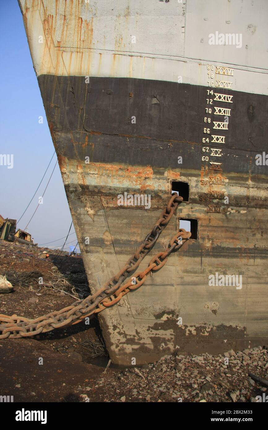 Shipbreaking Yard in Darukhana, Mumbai, India – INS Vikrant dismantling ...