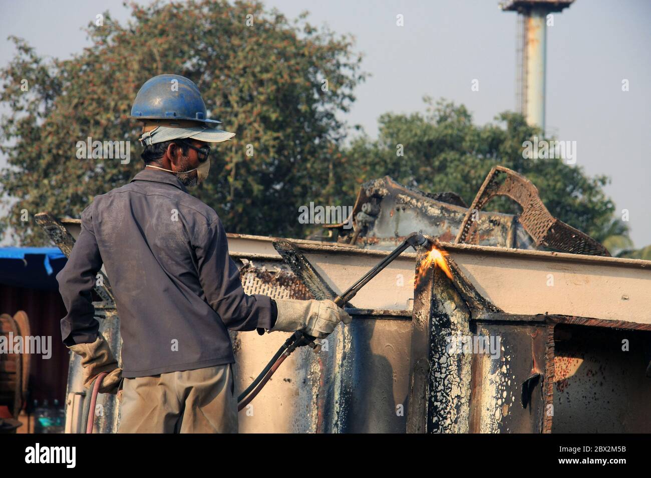 Shipbreaking Yard in Darukhana, Mumbai, India – INS Vikrant dismantling ...