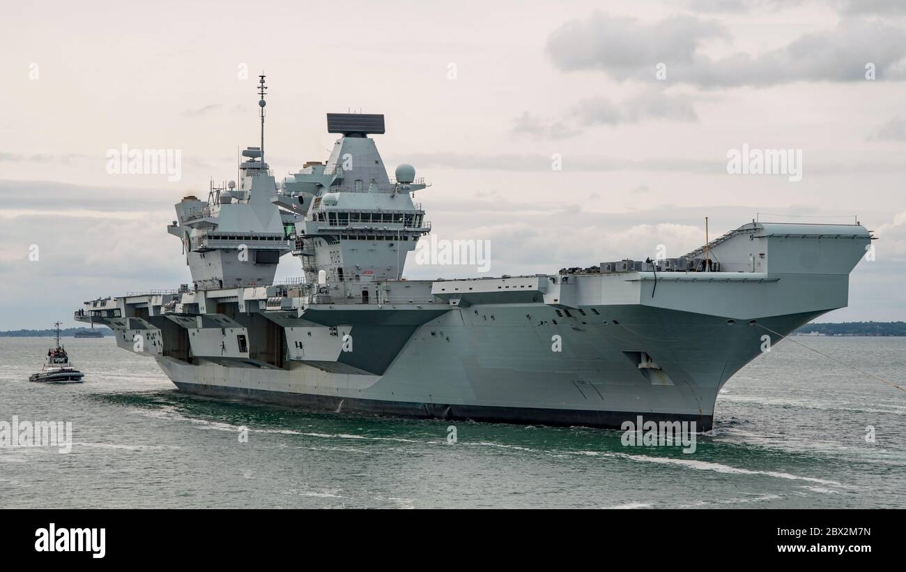 The Royal Navy aircraft carrier HMS Queen Elizabeth (R08) returned to ...