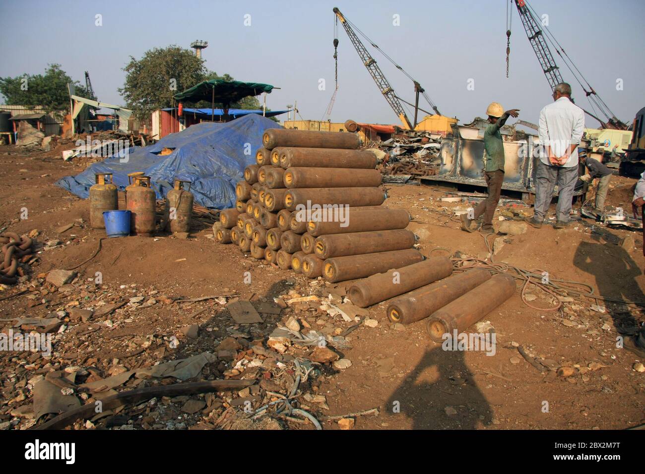 Shipbreaking Yard in Darukhana, Mumbai, India – INS Vikrant dismantling ...