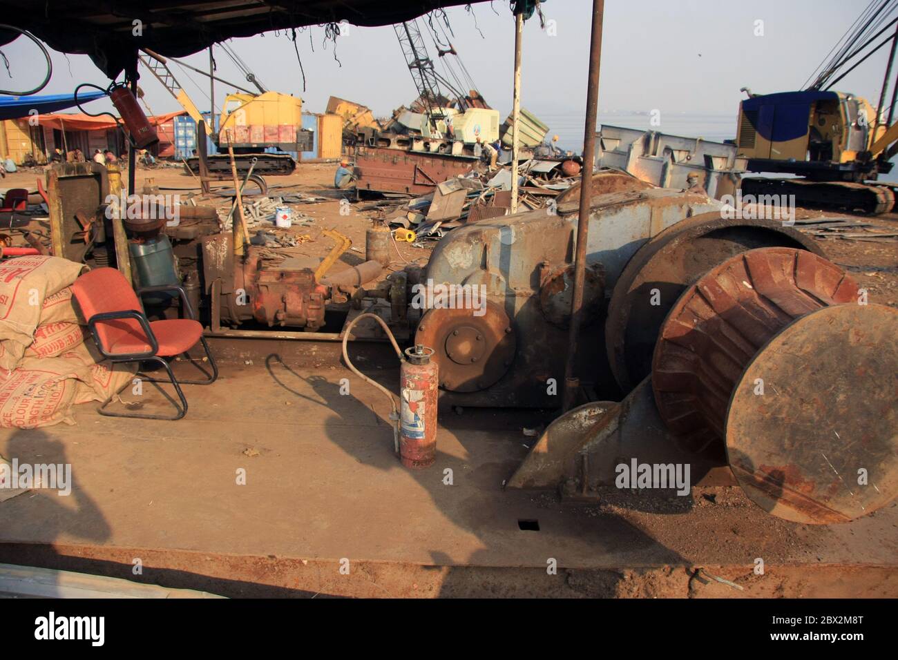 Shipbreaking Yard in Darukhana, Mumbai, India – INS Vikrant dismantling ...