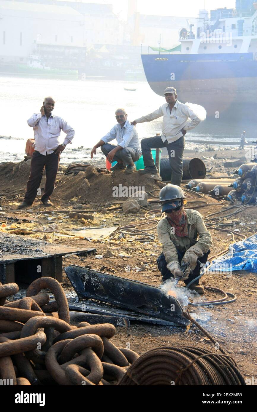 Shipbreaking Yard in Darukhana, Mumbai, India – INS Vikrant dismantling ...