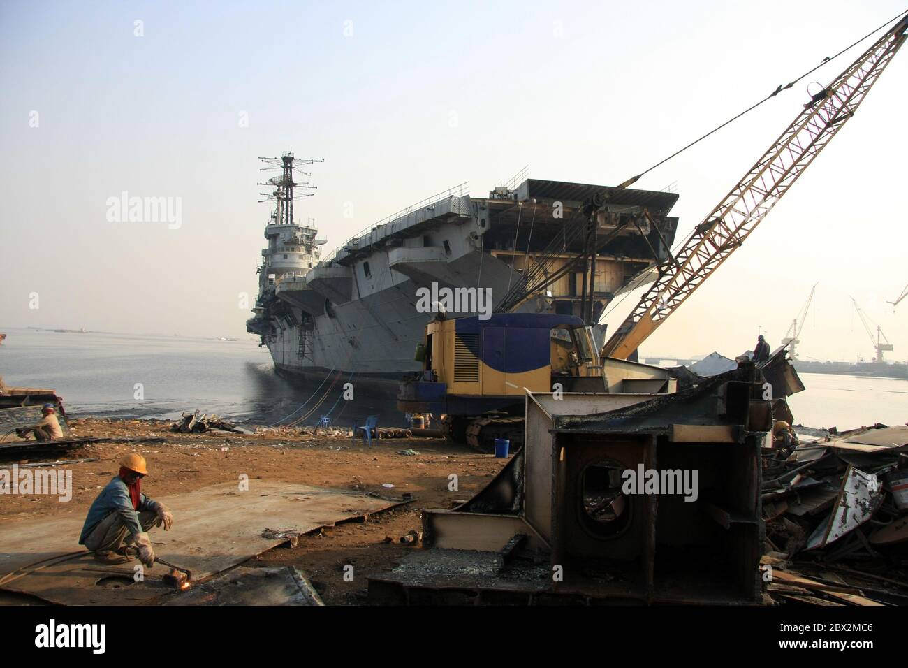 Shipbreaking Yard in Darukhana, Mumbai, India – INS Vikrant dismantling ...