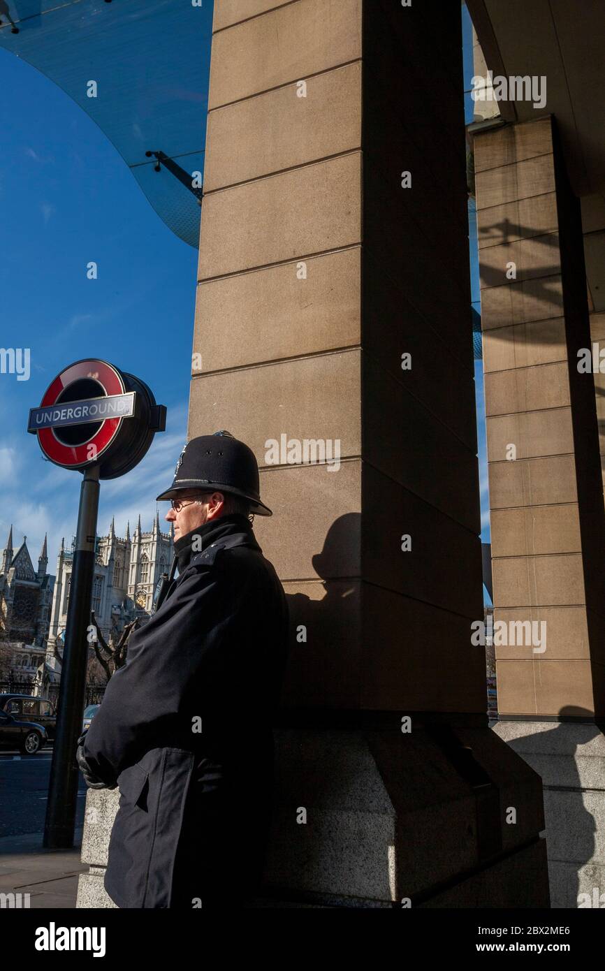 Policeman house uk hi-res stock photography and images - Alamy