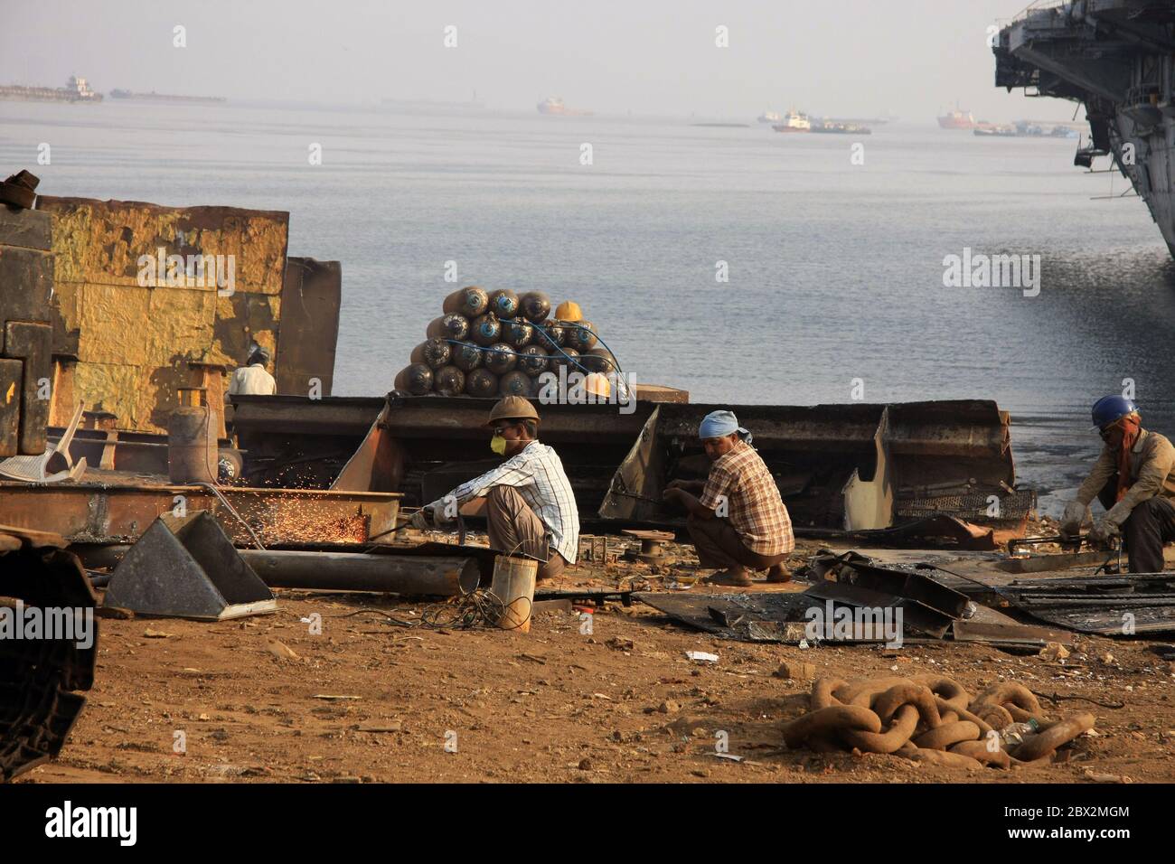 Shipbreaking Yard in Darukhana, Mumbai, India – INS Vikrant dismantling ...