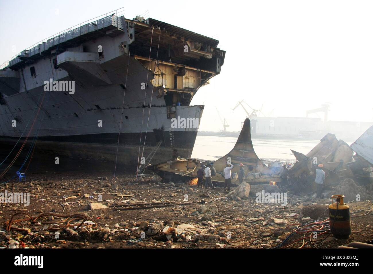 Shipbreaking Yard in Darukhana, Mumbai, India – INS Vikrant dismantling ...