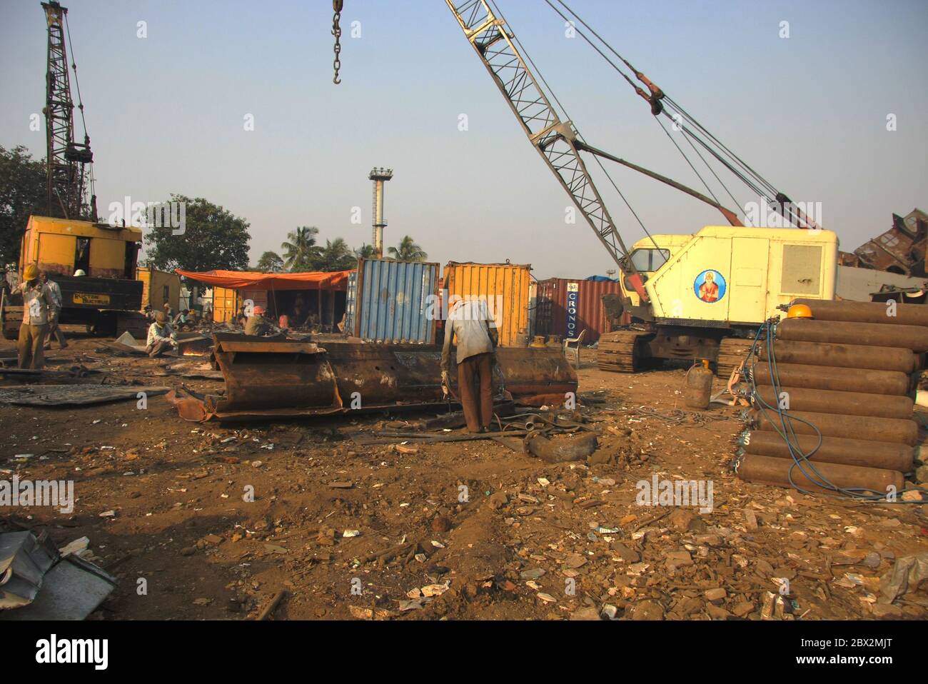 Shipbreaking Yard in Darukhana, Mumbai, India – INS Vikrant dismantling ...
