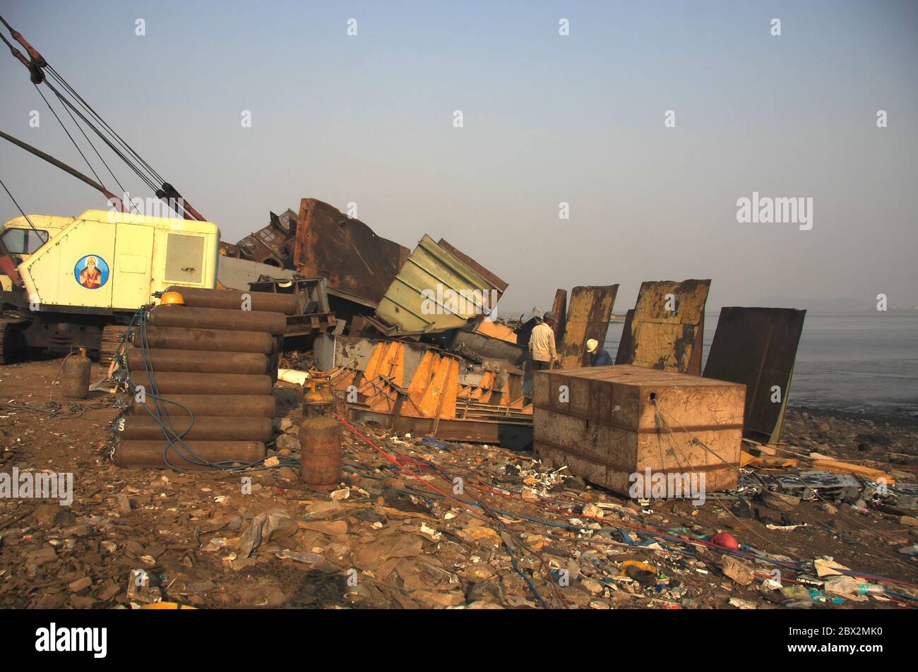 Shipbreaking Yard in Darukhana, Mumbai, India – INS Vikrant dismantling ...