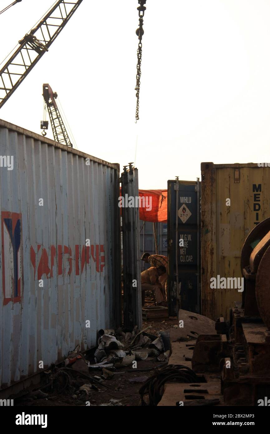 Shipbreaking Yard in Darukhana, Mumbai, India – INS Vikrant dismantling ...