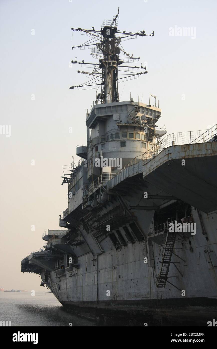 Shipbreaking Yard in Darukhana, Mumbai, India – INS Vikrant dismantling ...