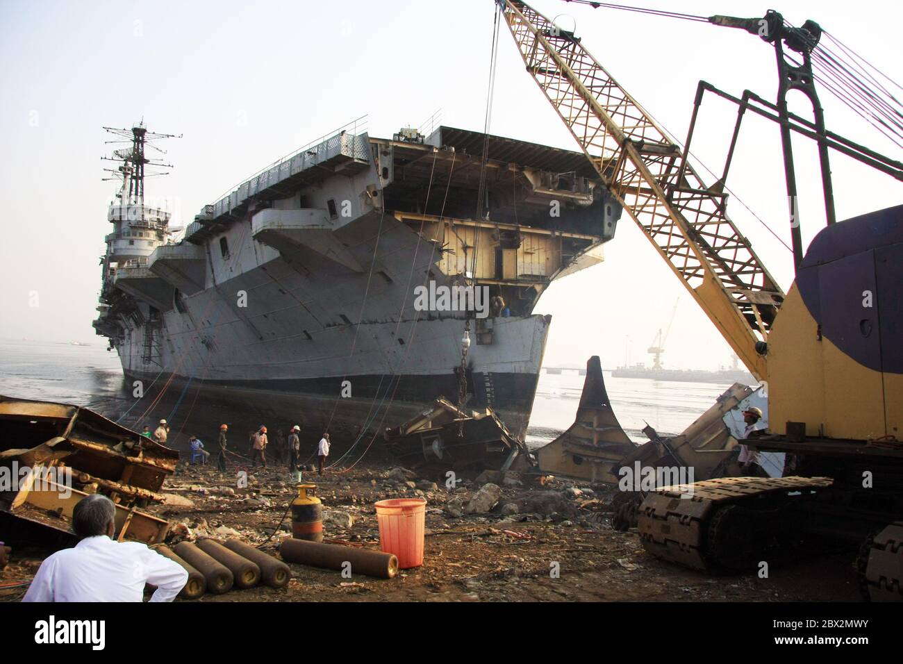 Shipbreaking Yard in Darukhana, Mumbai, India – INS Vikrant dismantling ...