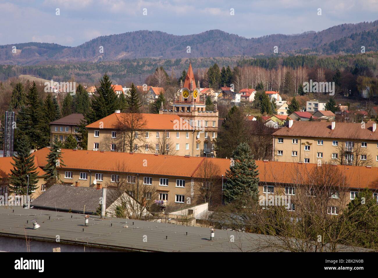 Early blue mountains houses house hi-res stock photography and images ...