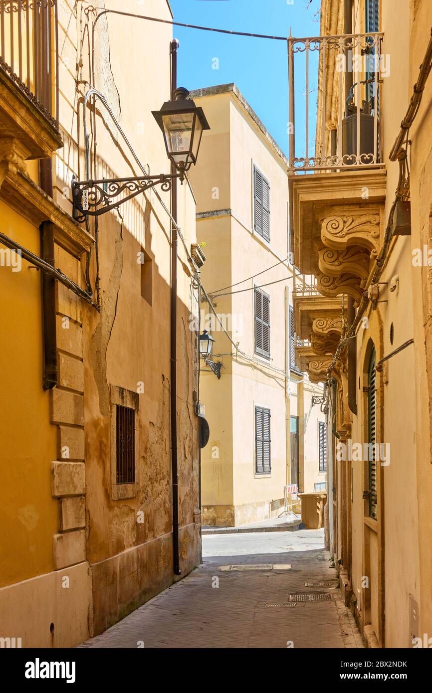 Typical italian side street hi-res stock photography and images - Alamy
