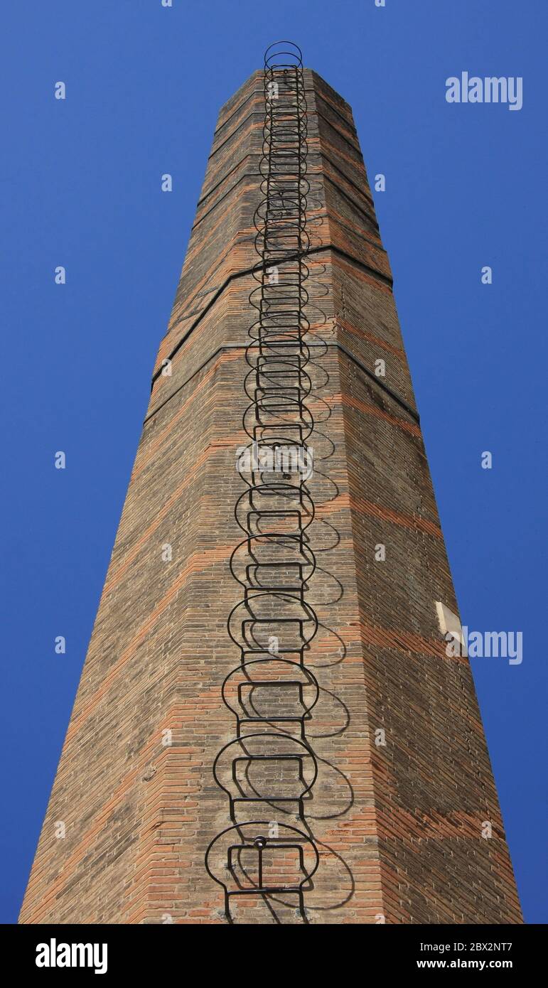 Victorian industrial chimney hi-res stock photography and images - Alamy