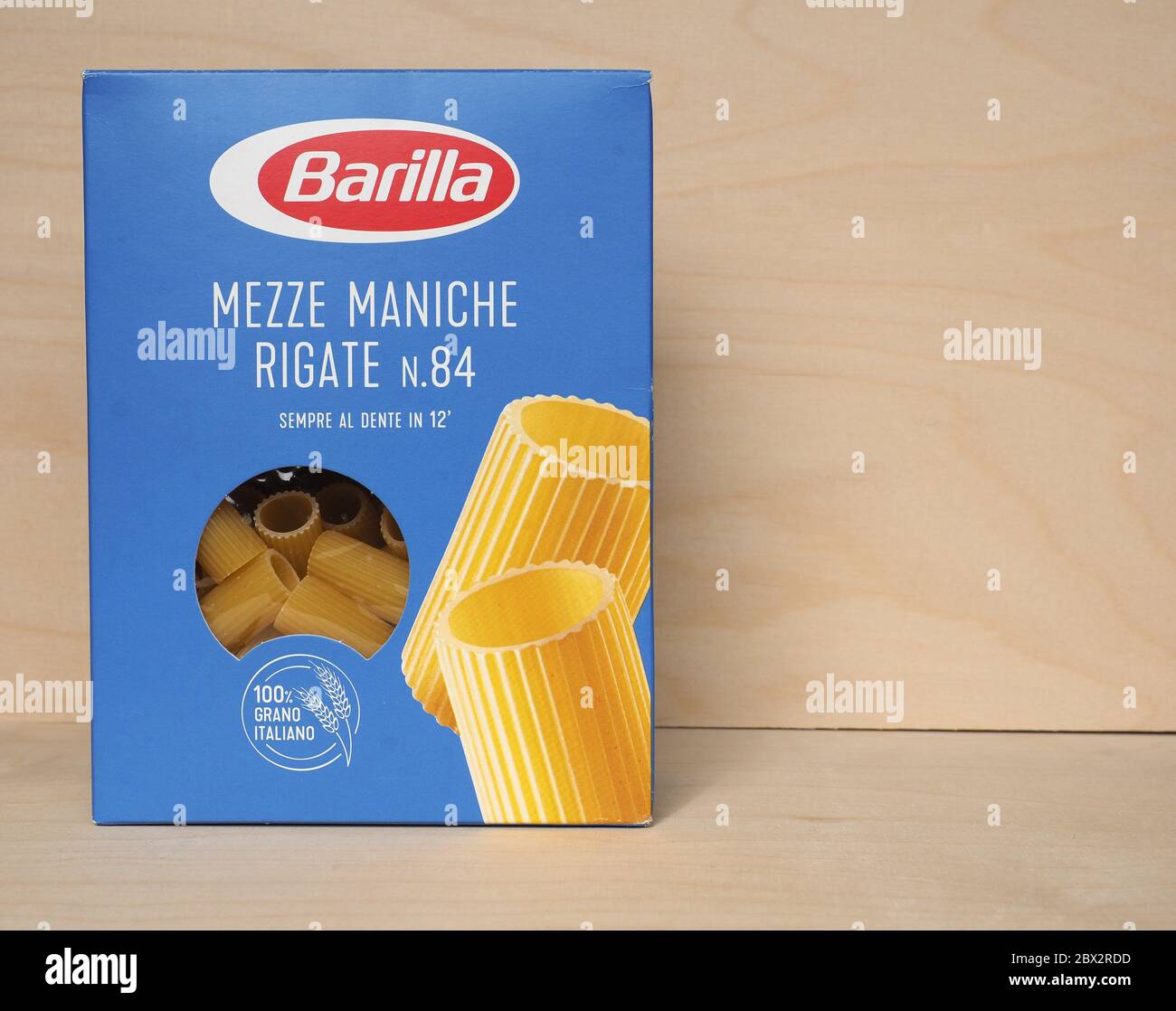 Pasta spaghetti packet hi-res stock photography and images - Alamy