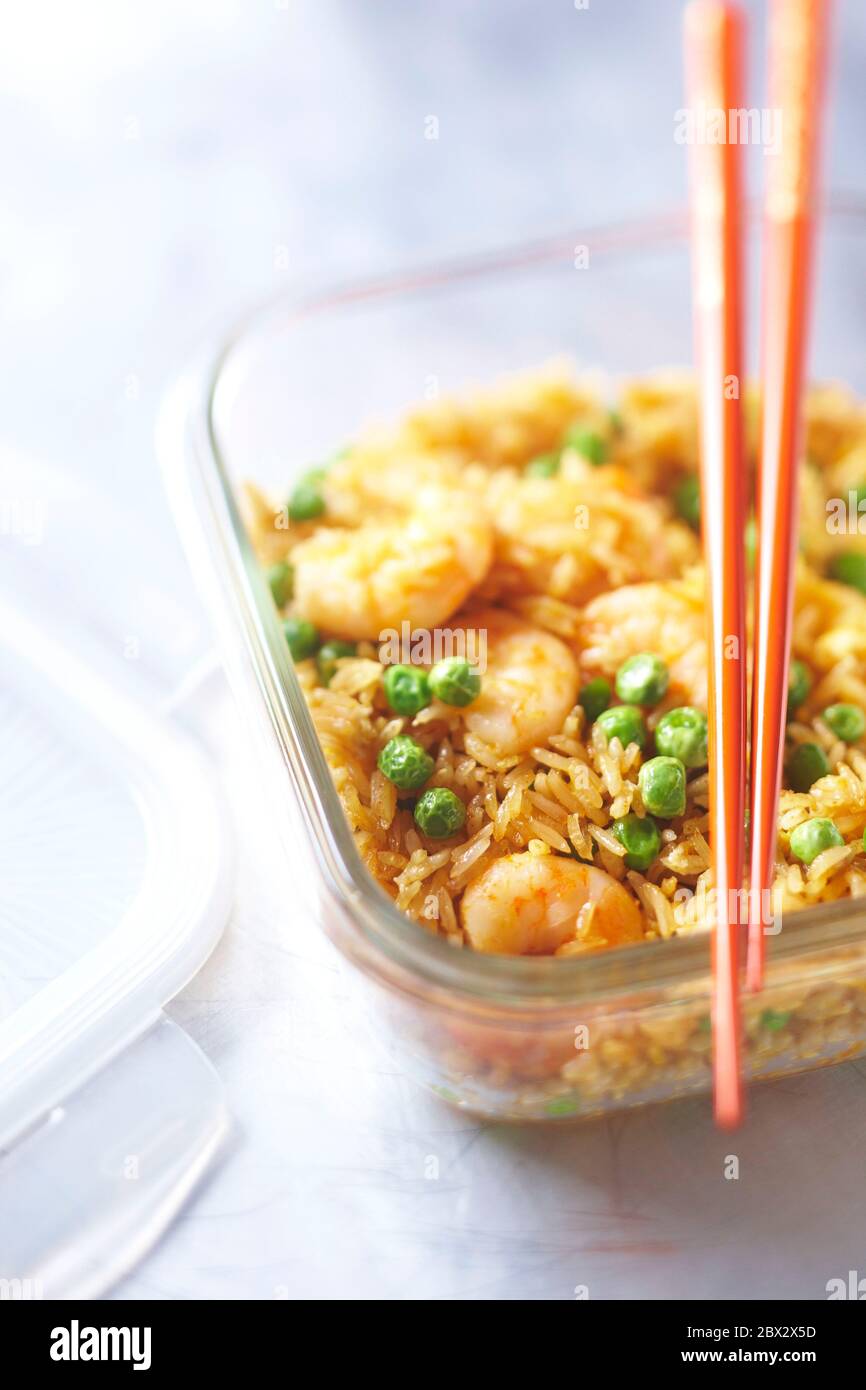Rice shrimp and peas Stock Photo - Alamy