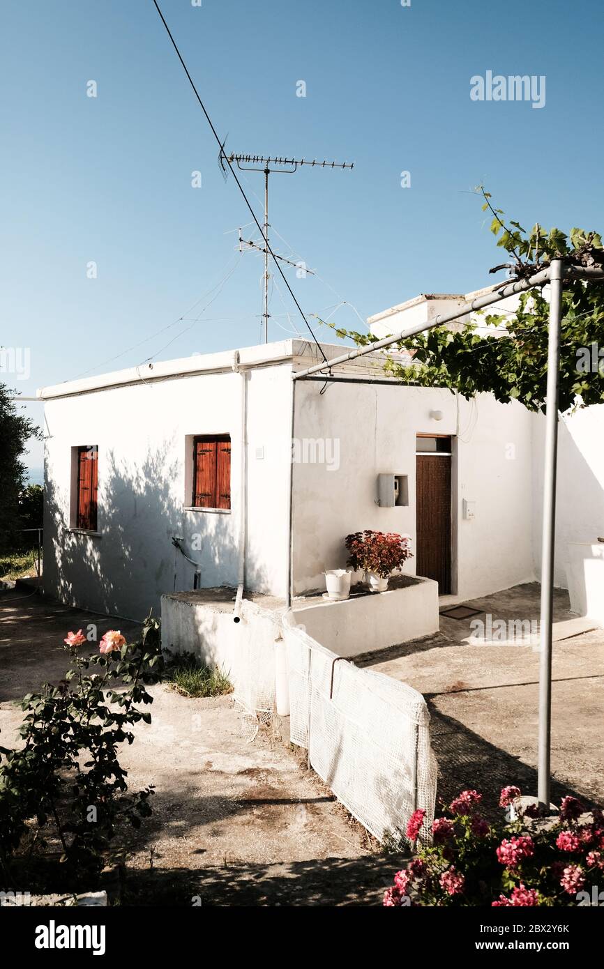 Traditional greek buildings hi-res stock photography and images - Alamy